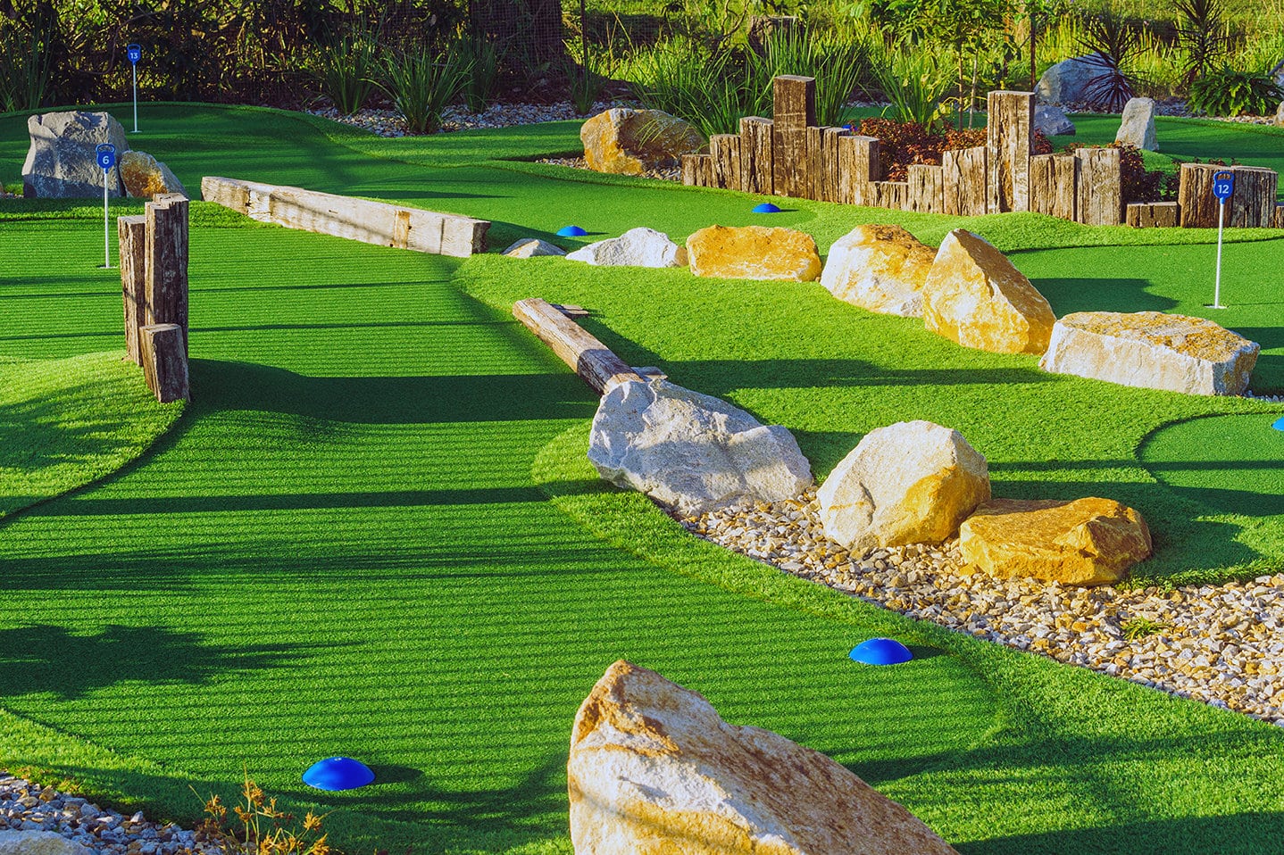 Mini Golf Contact - Everything you need to know about synthetic golf greens